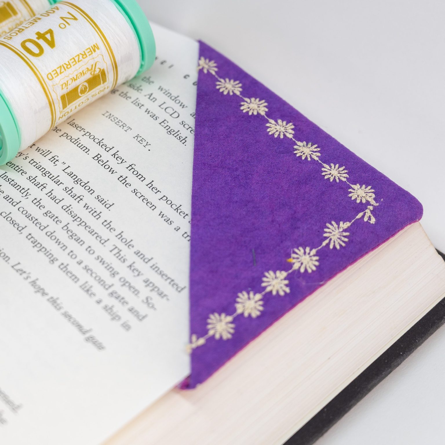 Presencia Corner Bookmarks - Colonial Needle Creative Ideas ...