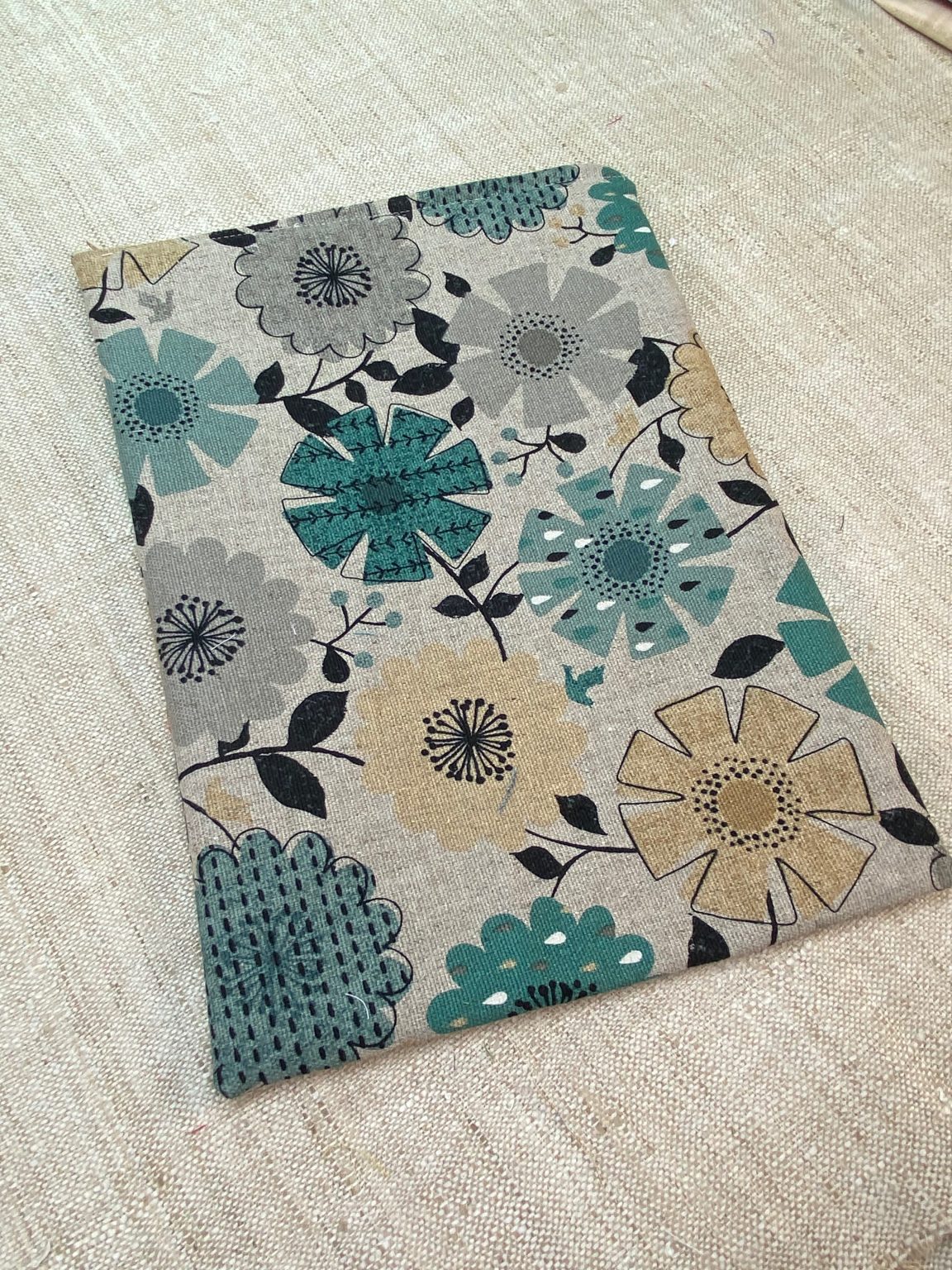 Find Your Sanity (and Your Needle): The DIY Project Pouch - Colonial ...